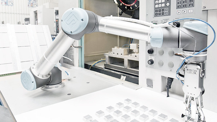 The company Nichrominox uses UR5 Cobots and deliver an instant 10% ...