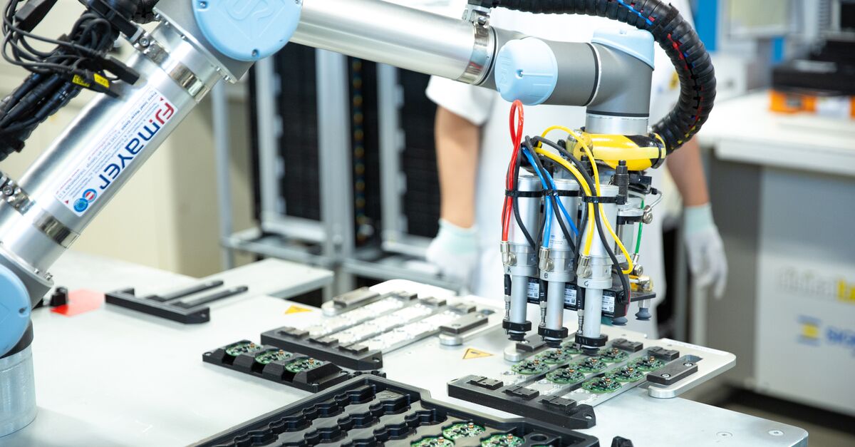 Proyectos de electrónica y robótica | Universal Robots