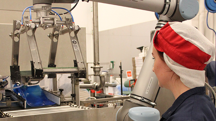 UR10 boosts production with robotics, Orkla Foods