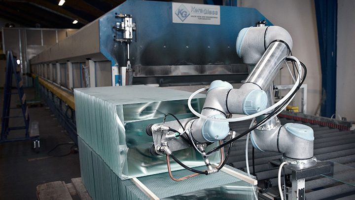Robots provide glass manufacturer a competitive edge