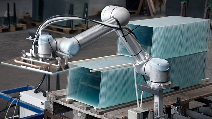Robots provide glass manufacturer a competitive edge